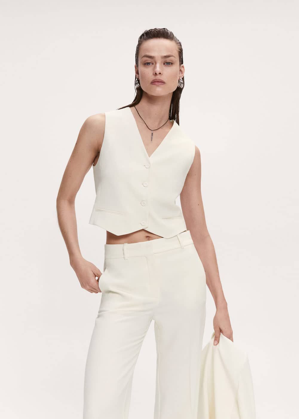 11 Quiet-Luxury Outfits That Define the Aesthetic | Who What Wear