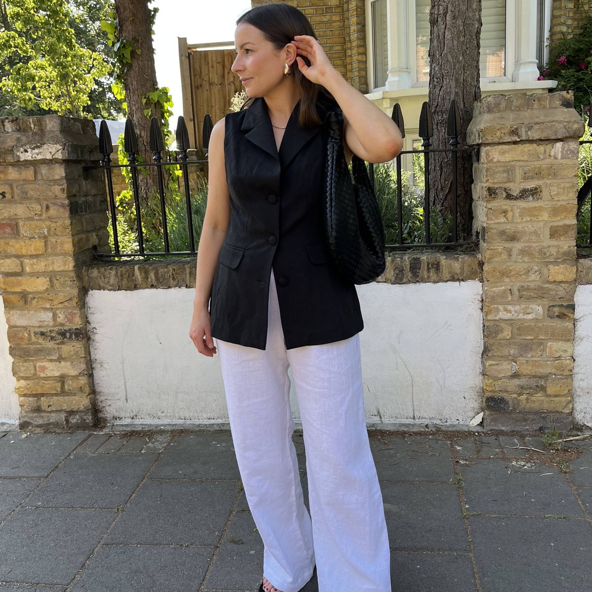 How to Wear Linen Trousers: 5 Chic Outfit Ideas for Summer 2025 | Who ...