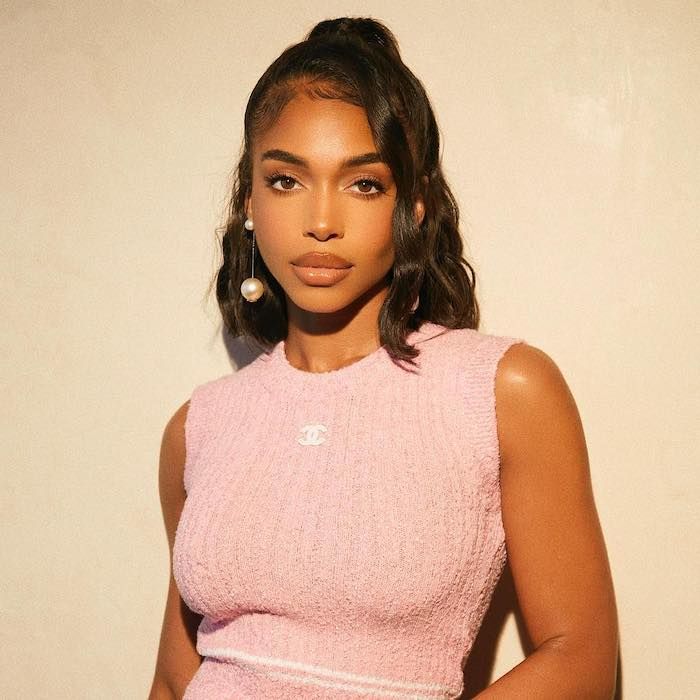 How to Get the TikTok-Viral "Golden-Hour Makeup" Look | Who What Wear