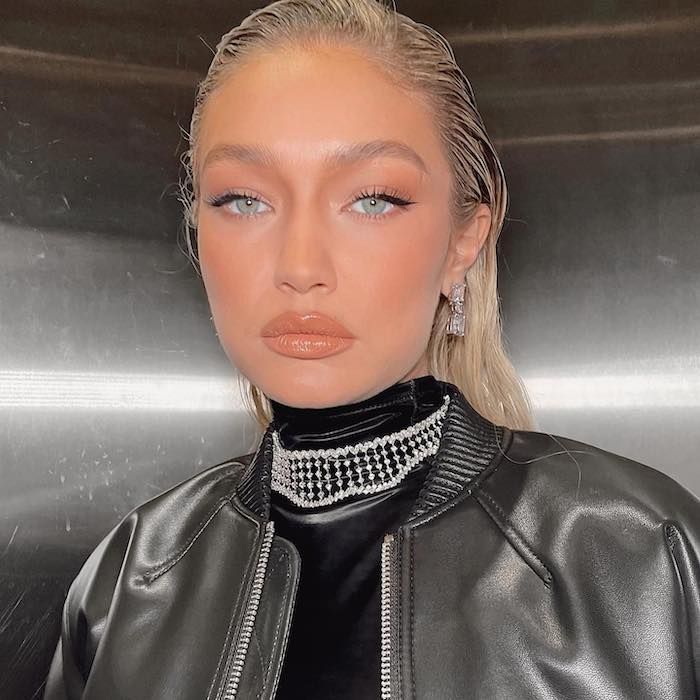 How to Get the TikTok-Viral "Golden-Hour Makeup" Look | Who What Wear