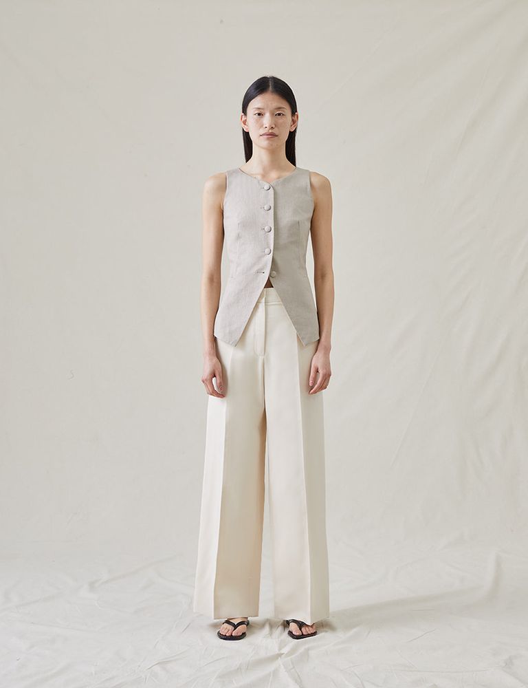 The Best Linen Vests Everyone Is *Still* Wearing | Who What Wear