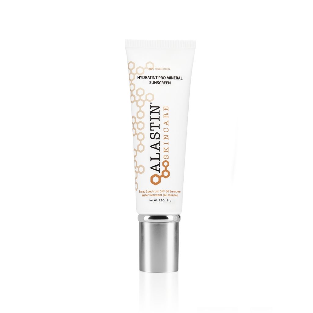 The 10 Best Sunscreens for Melasma, According to a Derm | Who What Wear