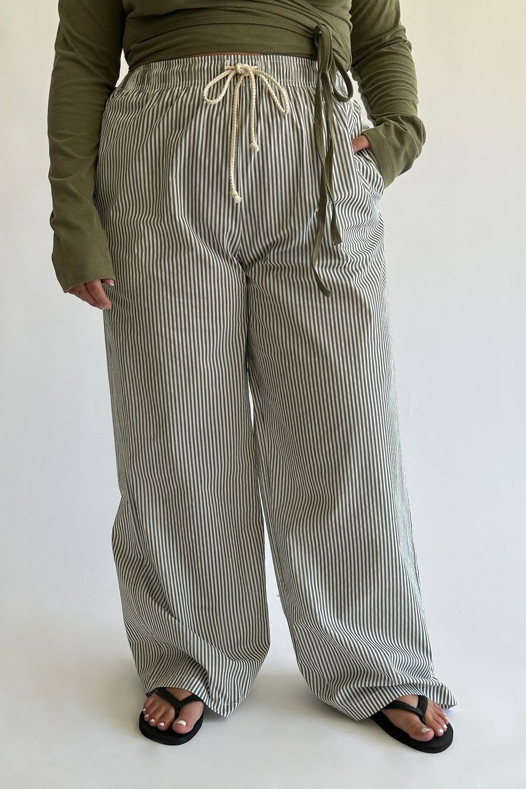 Everyone's Agreeing on This Controversial Pajama-Pant Trend | Who What Wear