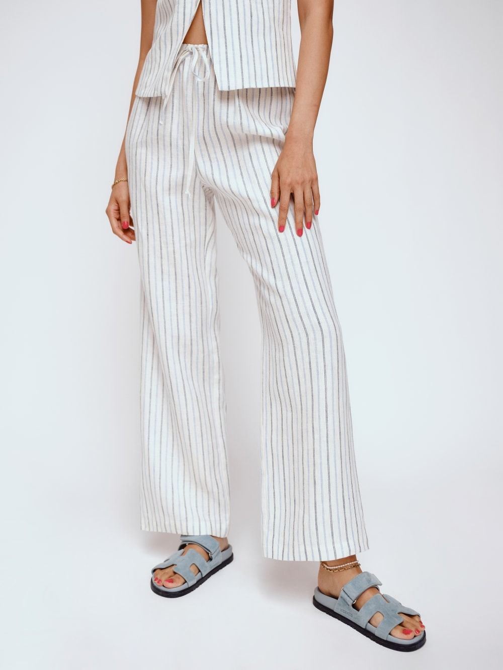 Everyone's Agreeing on This Controversial Pajama-Pant Trend | Who What Wear