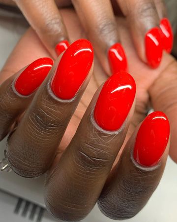 8 of the Most Popular Nail Colours of All Time | Who What Wear