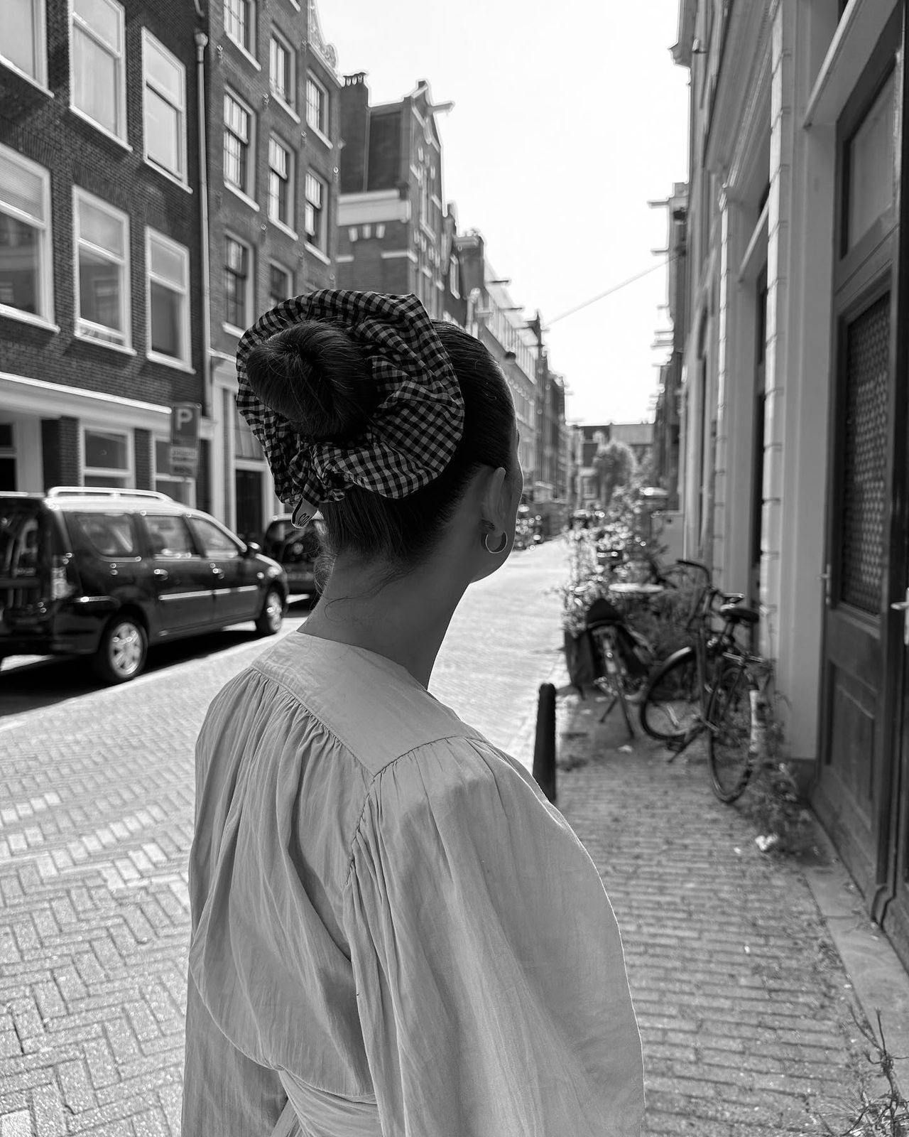 17 Quick and Easy Updos for Low Maintenance Days | Who What Wear