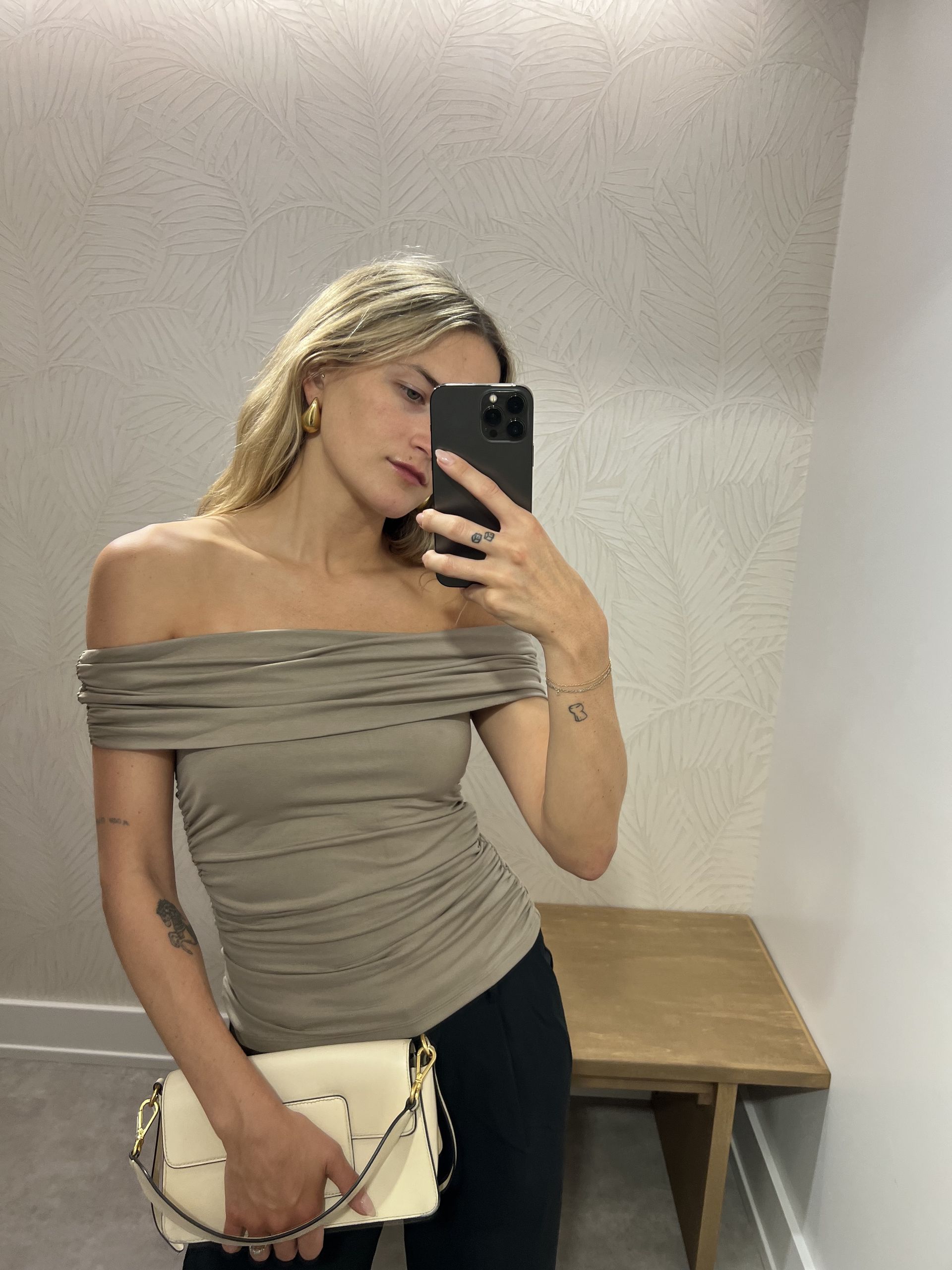 14 Abercrombie Items I Tried On That Look Designer | Who What Wear