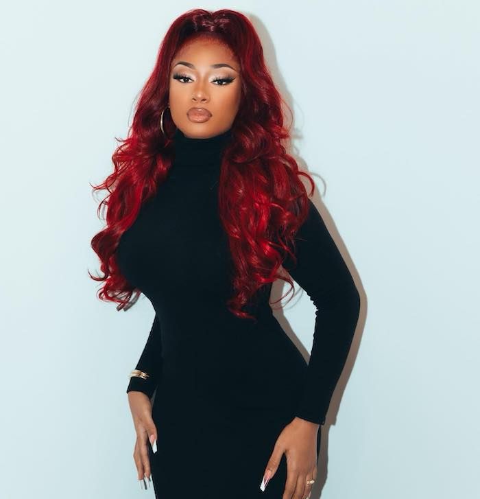 Frosted Eye Shadow Is Back—See How to Modernize It for 2023 | Who What Wear