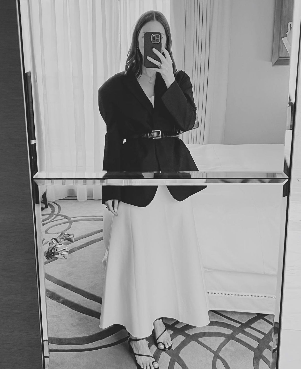 French Girl Work Outfits: How People in Paris Dress For Work | Who What ...