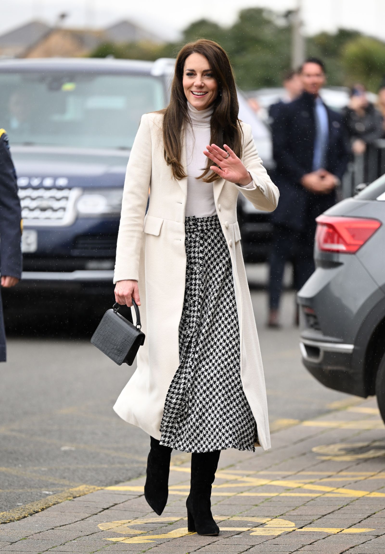 How to Style Knee-High Boots Like Kate Middleton and J.Lo | Who What Wear