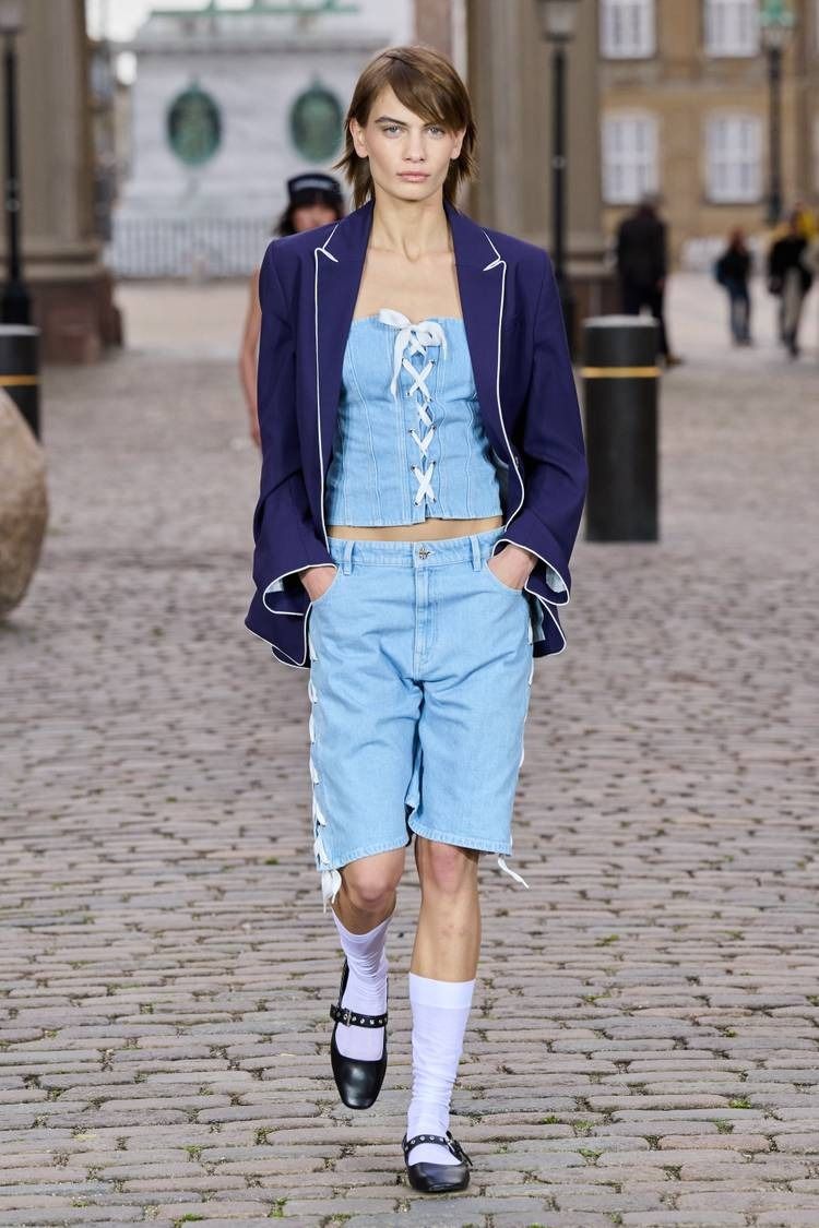 Natalia Dyer Is Wearing This Runway-Approved 2024 Trend | Who What Wear