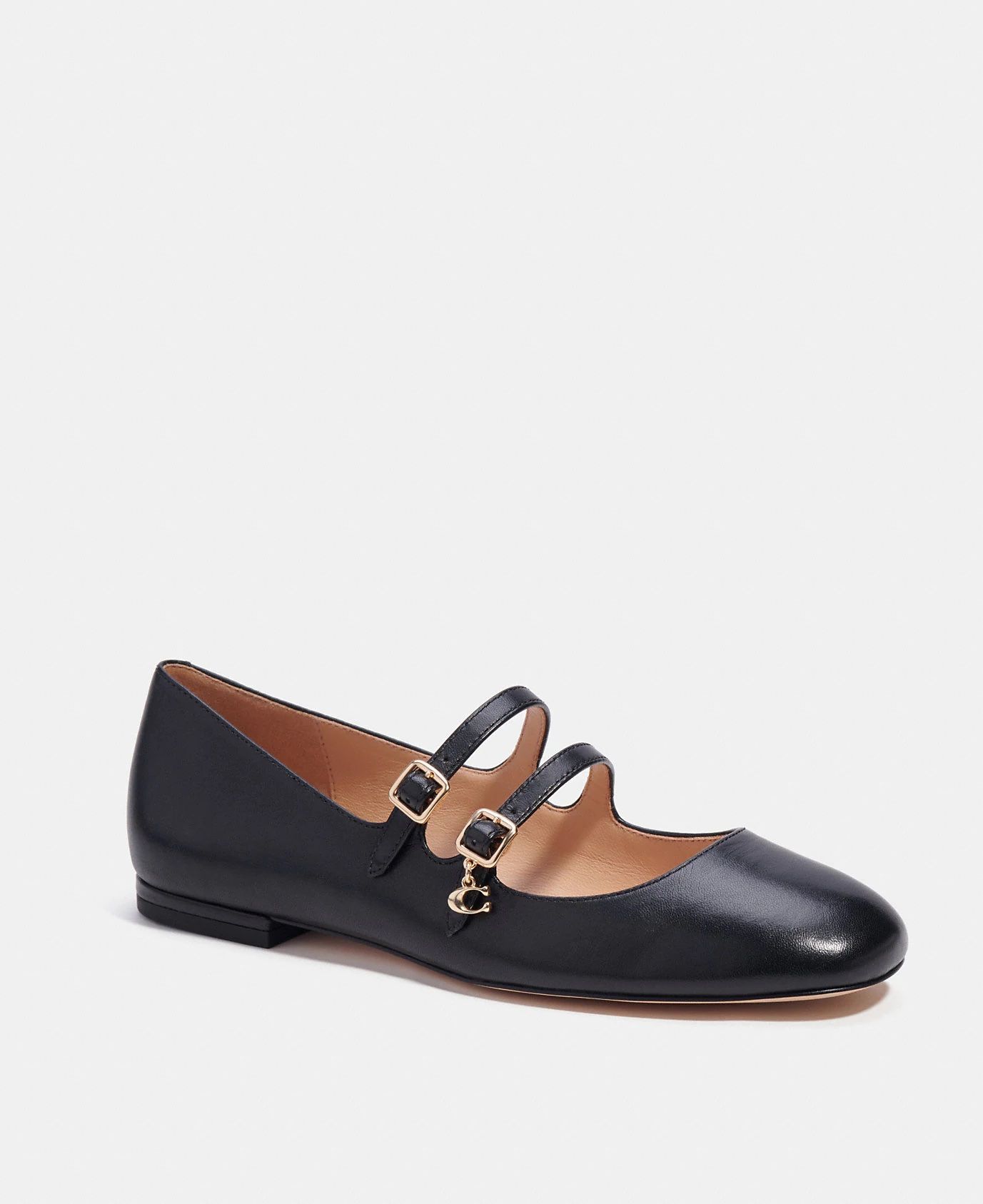 5 Chic Flat-Shoe Trends the European Fashion Set Loves | Who What Wear