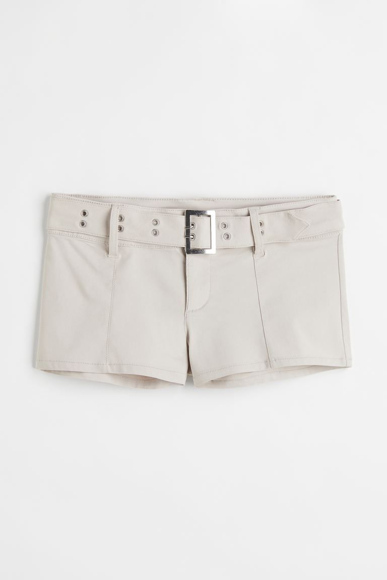 Micro Shorts Are The Autumn Trend We Didn't See Coming | Who What Wear