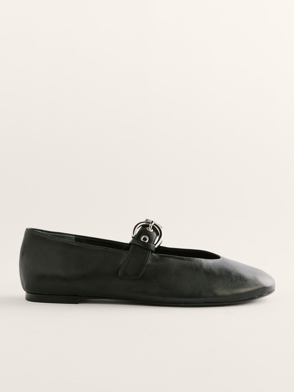 32 Flat Shoes That Are So Chic They're Destined to Sell Out | Who What Wear