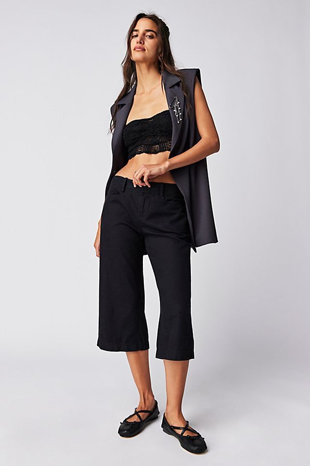 Bella Hadid Already Wore the Spring 2024 Capri-Pant Trend | Who What Wear