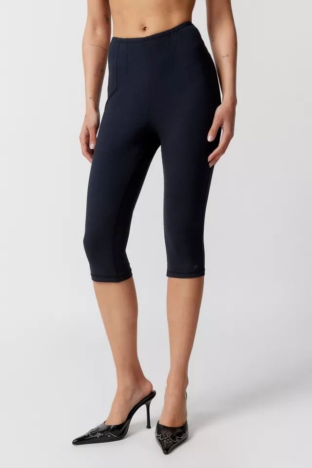 Bella Hadid Already Wore the Spring 2024 Capri-Pant Trend | Who What Wear