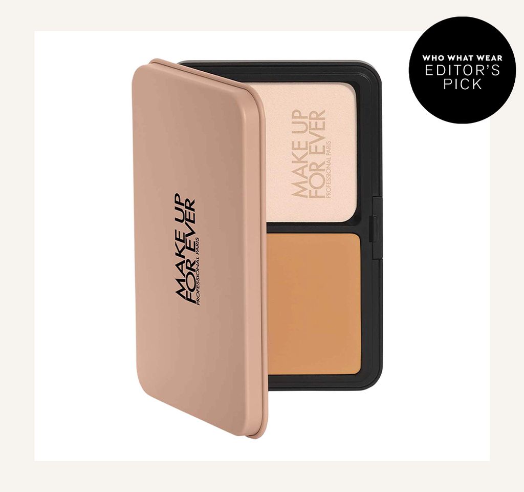 This Blurring Mattifying Product Is a Makeup Game Changer | Who What Wear