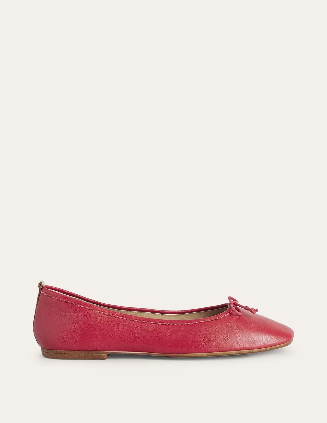 Suddenly, Everyone Is Wearing the Red Ballet-Flats Trend | Who What Wear