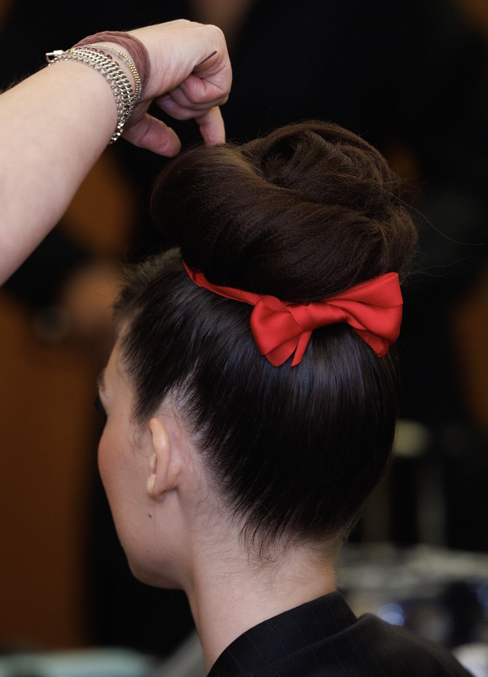 Bows Will Be One of 2024's Biggest Hair Trends | Who What Wear