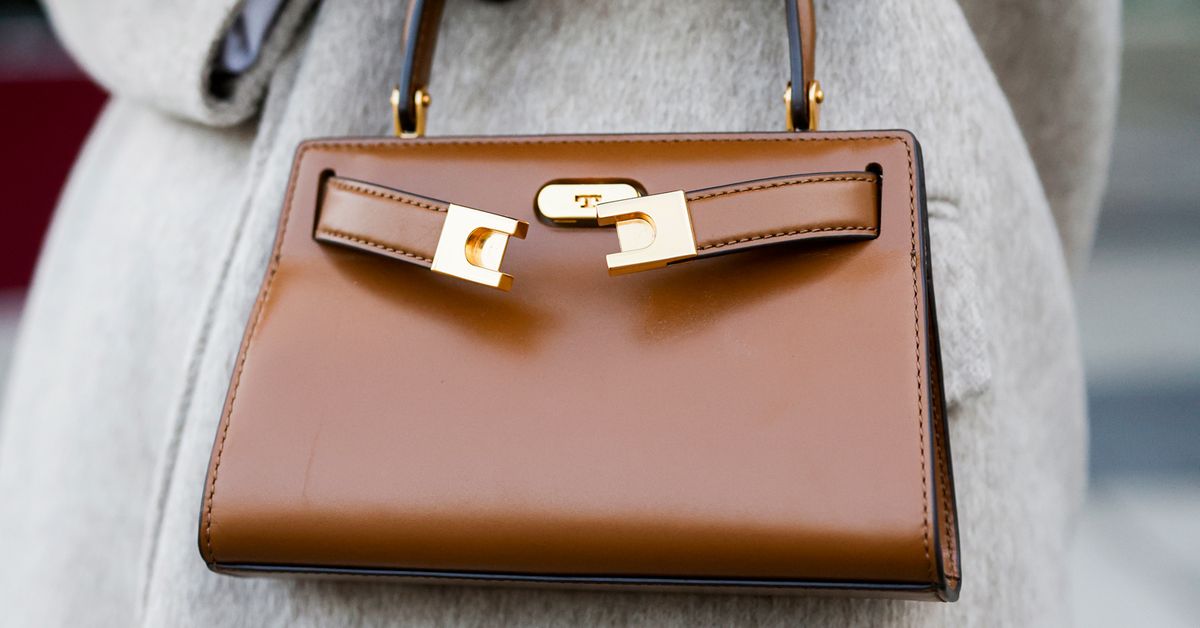 18 of Our Favorite Tory Burch Accessories Are on Sale Now | Who What Wear