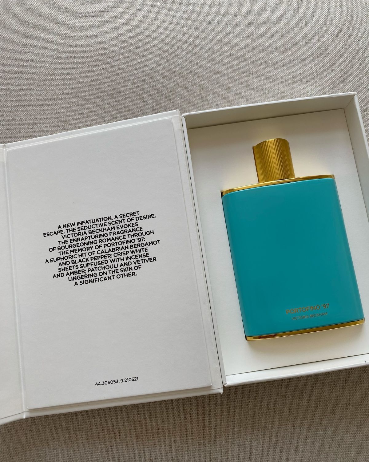 An Honest Review of Victoria Beckham's Debut Perfumes | Who What Wear