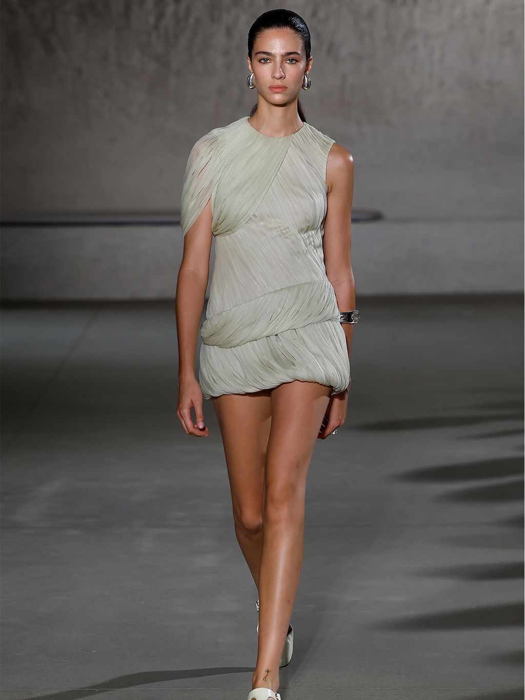 How to Dress Like a Greek Statue, According to Runways | Who What Wear