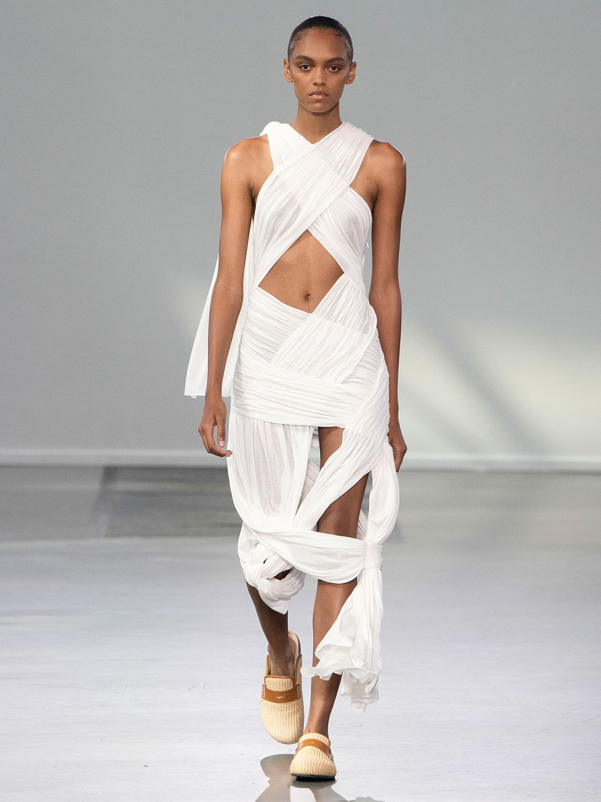 How to Dress Like a Greek Statue, According to Runways | Who What Wear