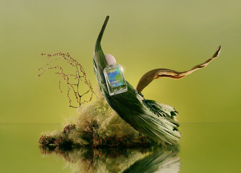 This Fragrance House Makes Perfumes Using Extinct Flowers | Who What Wear