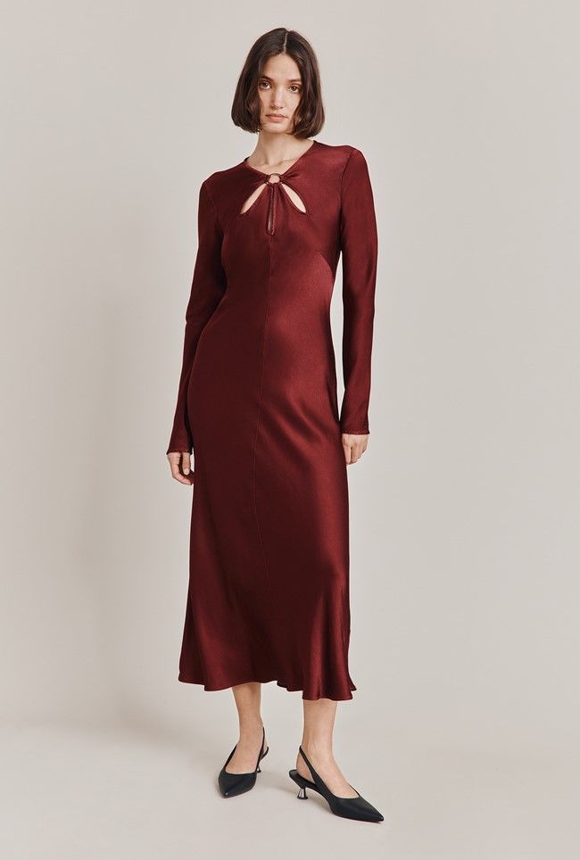 Victoria Beckham's Winter Capsule Wardrobe Is Perfection | Who What Wear