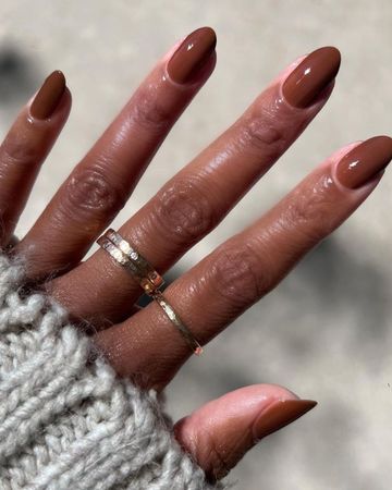 The 4 Chicest November Nail Colours, According to an Expert | Who What Wear