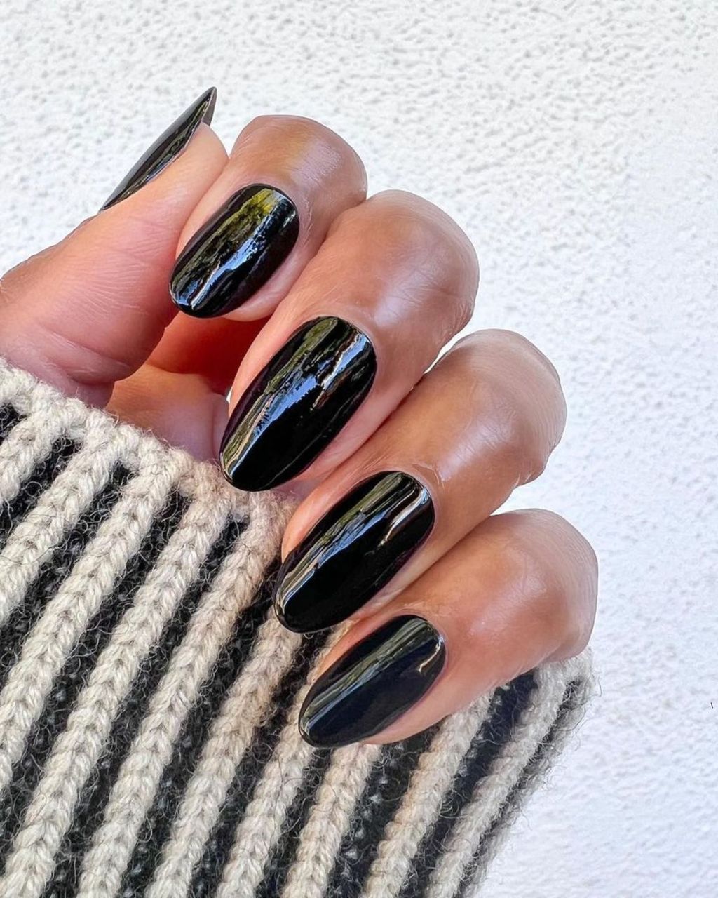 The 4 Chicest November Nail Colours, According to an Expert | Who What Wear