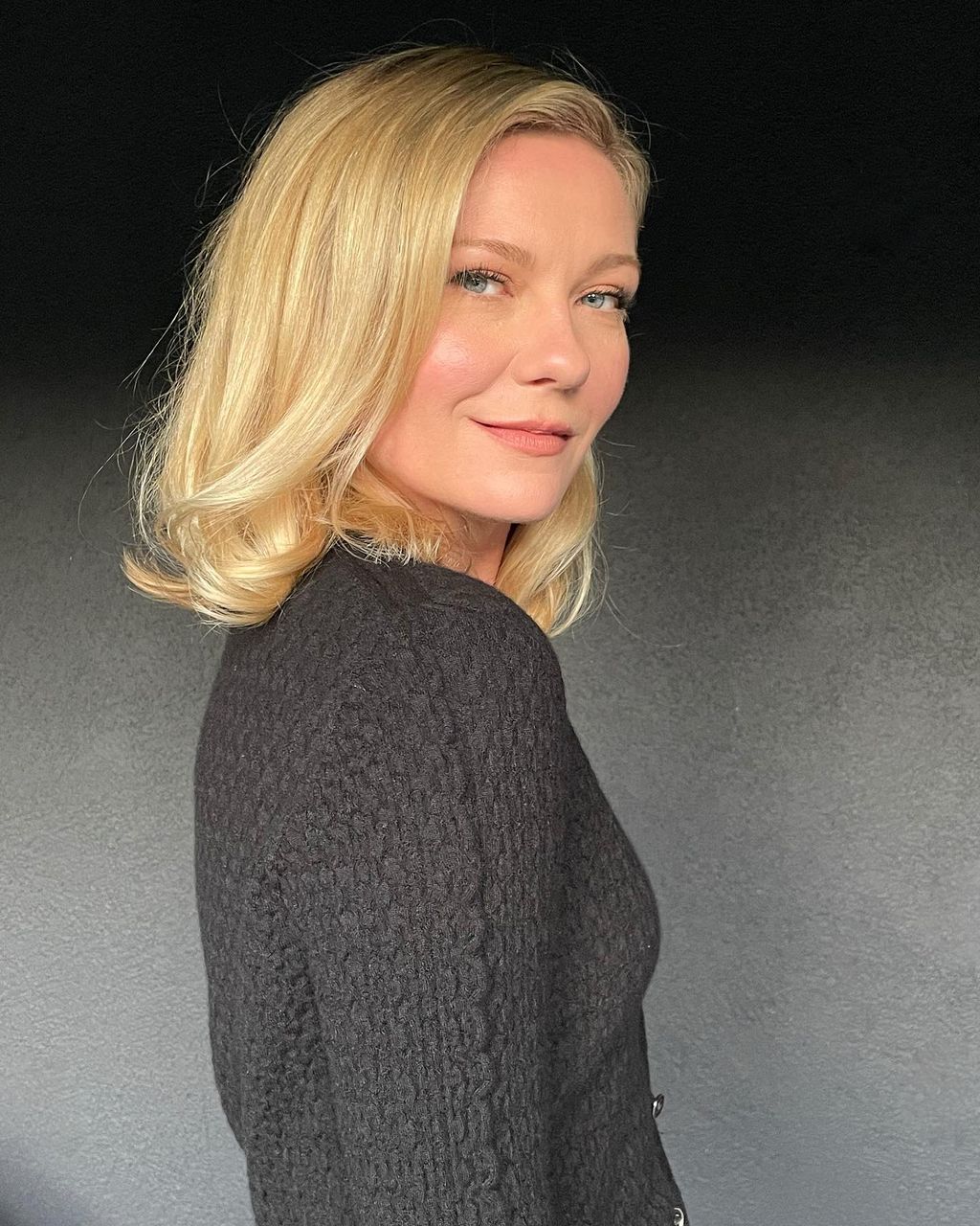 The "Fluffy" Bob Is Key to Growing Out Your Bob Haircut | Who What Wear