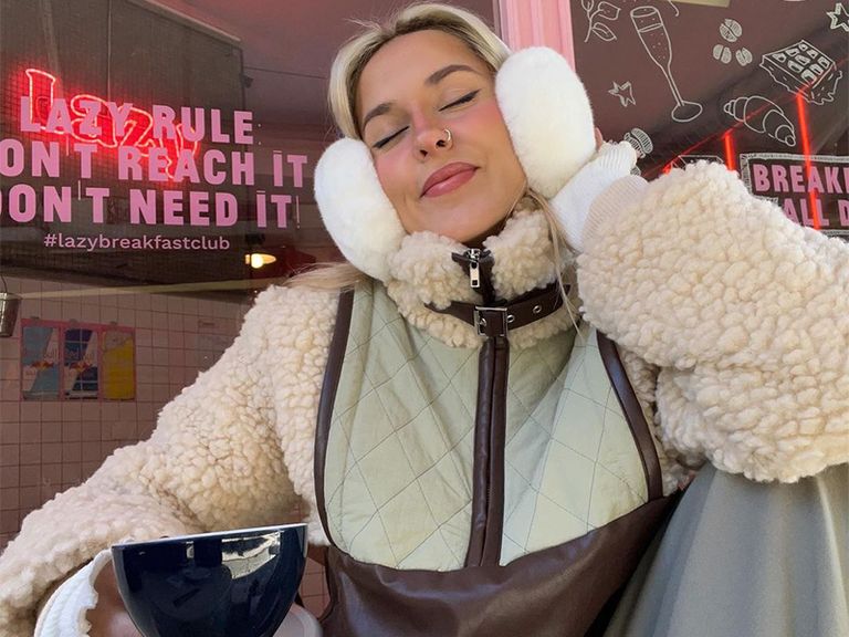 5 Cold Girl Makeup Looks for Winter 2023 | Who What Wear