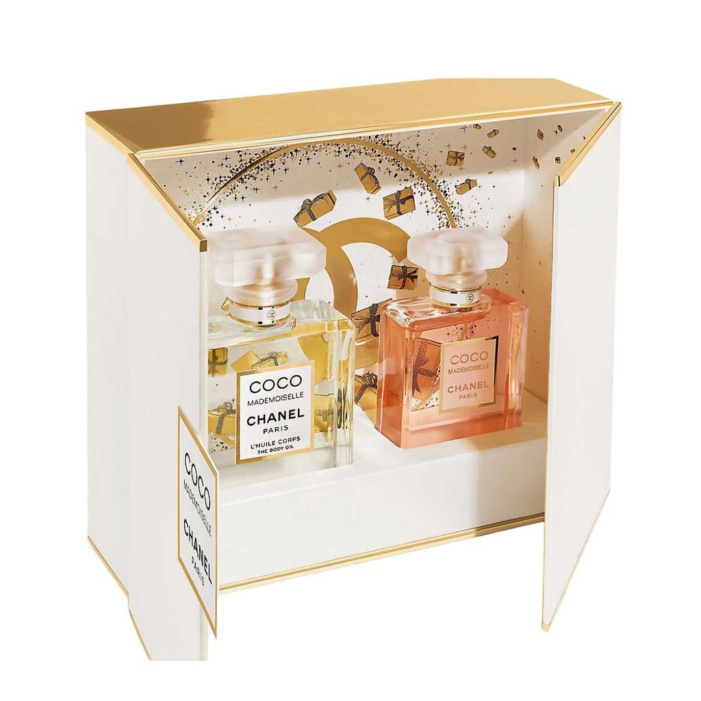 Why the Dior Makeup Clutch Makes the Perfect Christmas Gift | Who What Wear