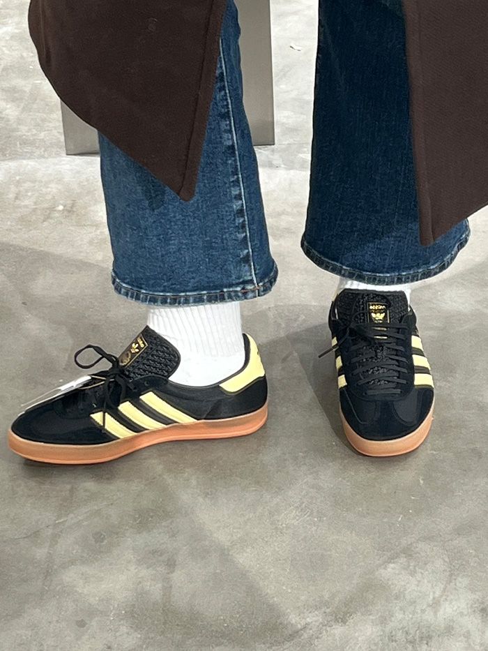 15 Chic, Wide-Width Shoes That Are Editor Approved | Who What Wear