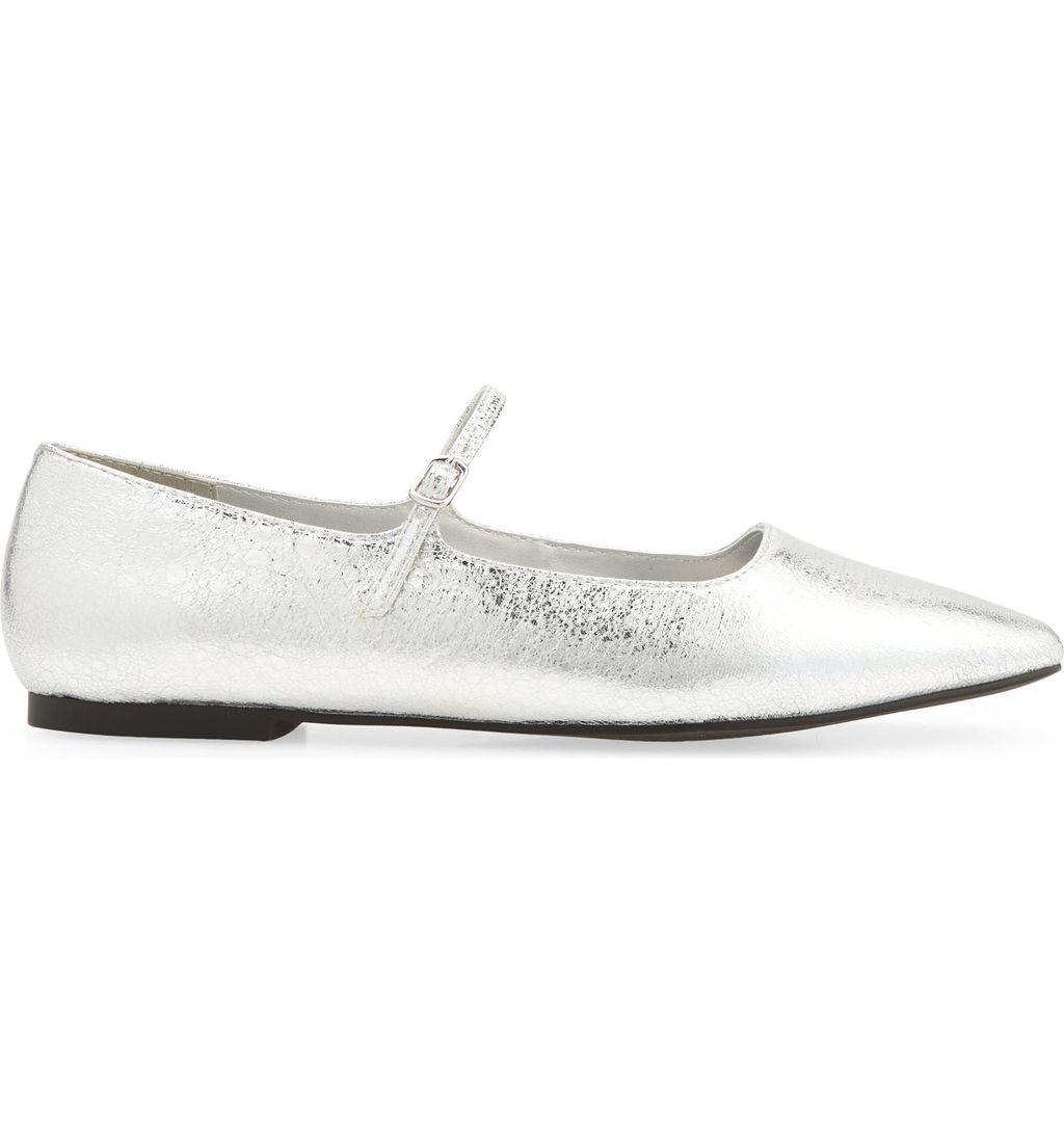 29 Trendy Flat Shoes To Shop At Nordstrom Right Now | Who What Wear