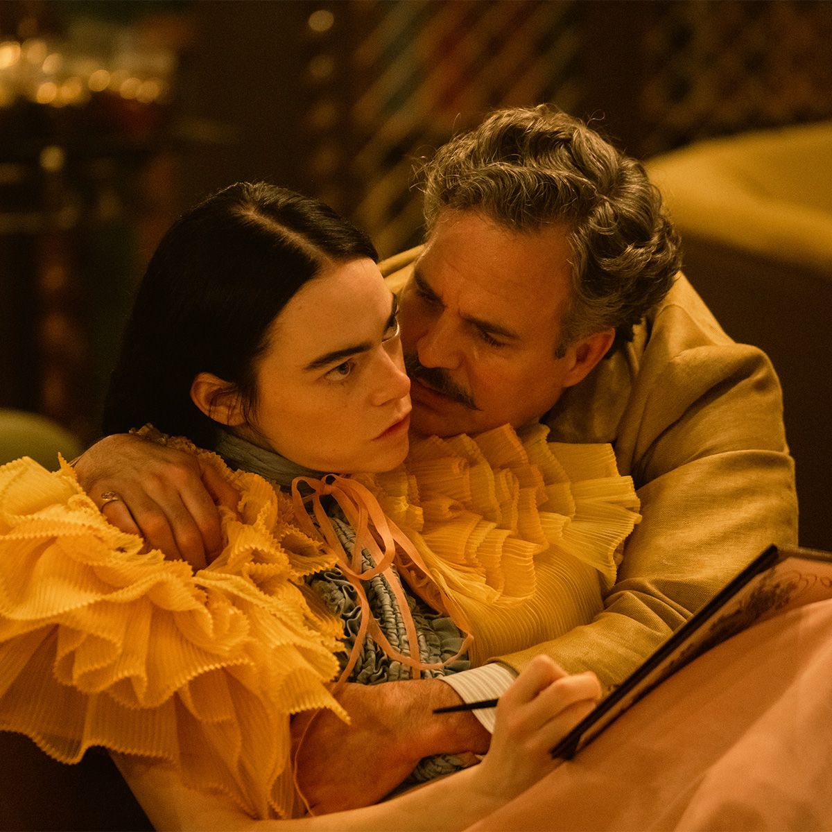 Behind the Costumes of Yorgos Lanthimos's Poor Things | Who What Wear