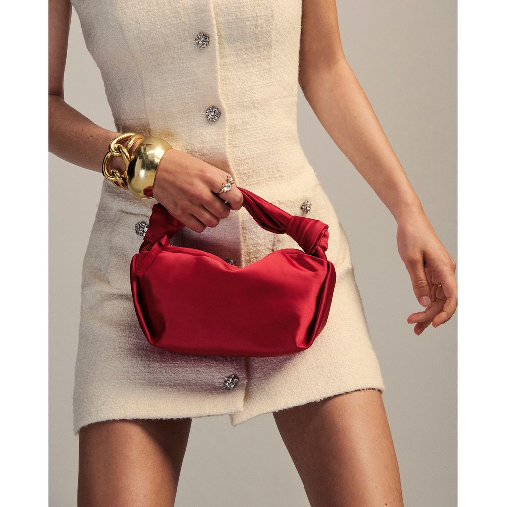 5 Versatile Bags That Go With Every Type of Outfit | Who What Wear