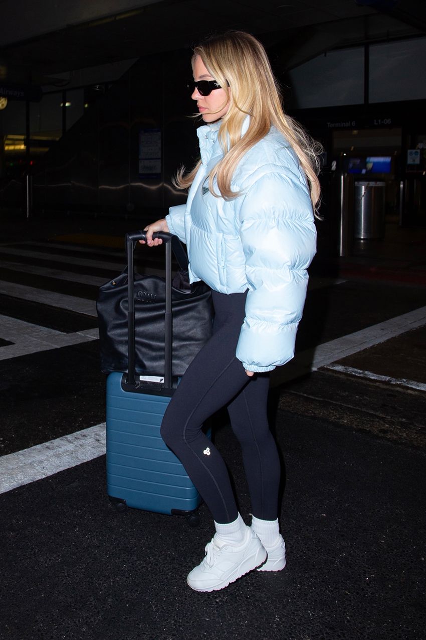 Sydney Sweeney Wore a Trendy Legging Outfit to the Airport | Who What Wear