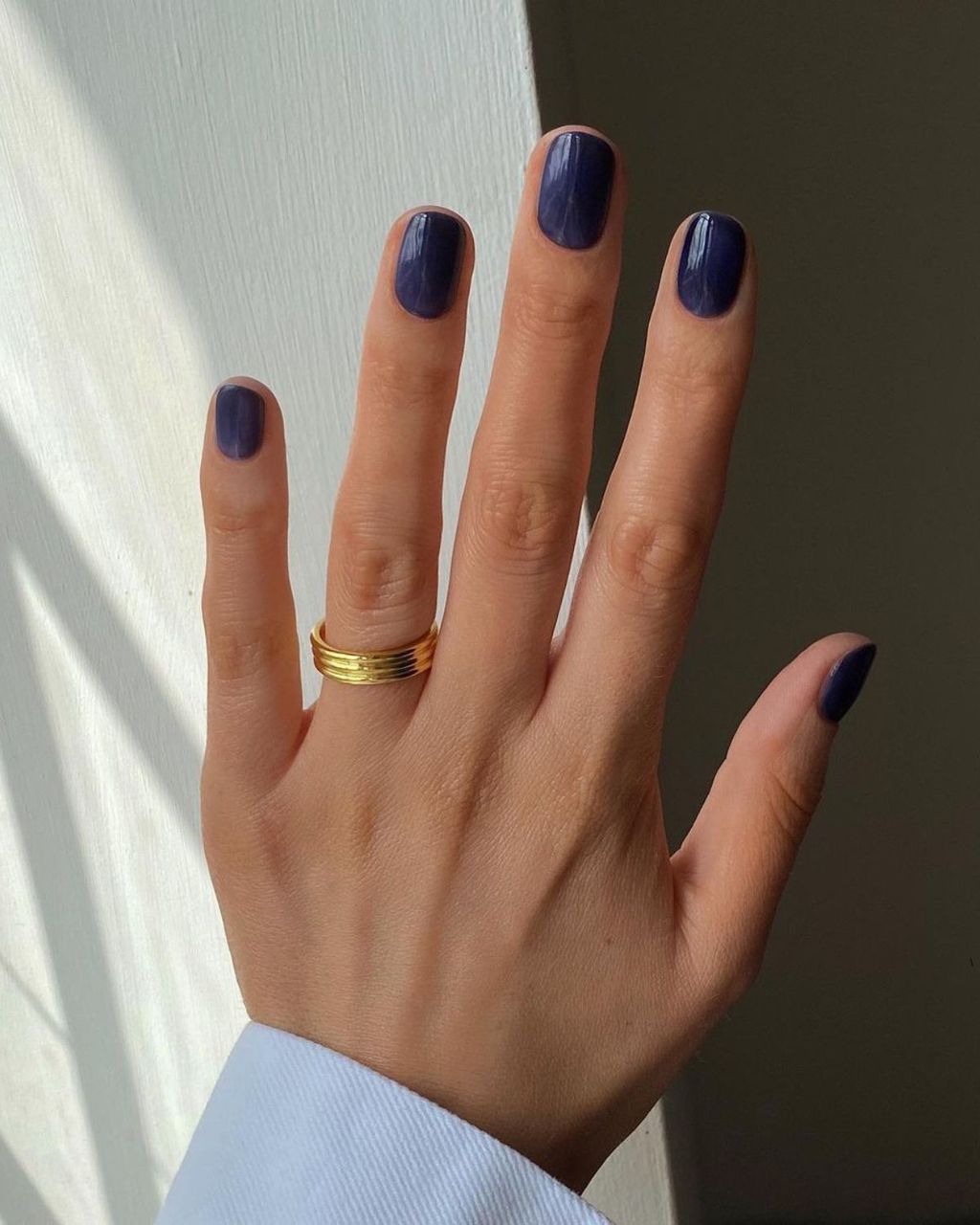 10 Navy Nail Designs That Make for a Chic Spring Manicure | Who What Wear