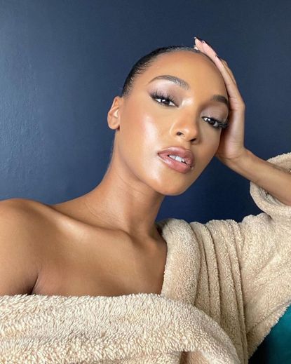 The Icy Makeup Trend Will Give You a Gorgeous Winter Glow | Who What Wear