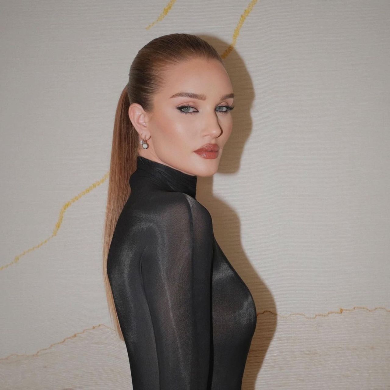 These Hairstyles Suit These Necklines, According to TikTok | Who What Wear
