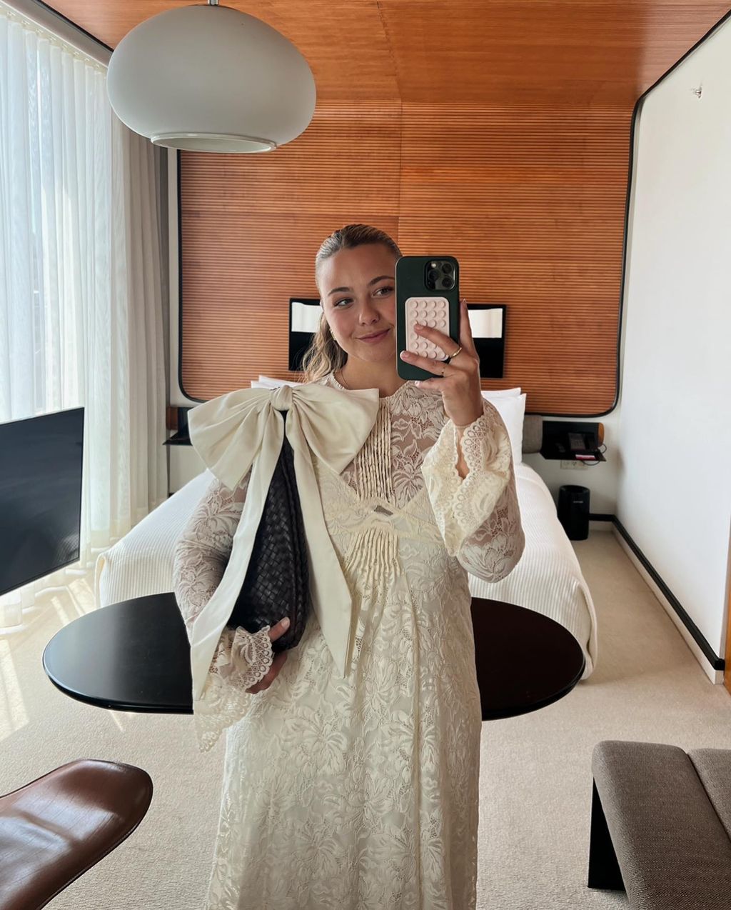 The Bow Fashion Trend Is the Prettiest of the Season | Who What Wear