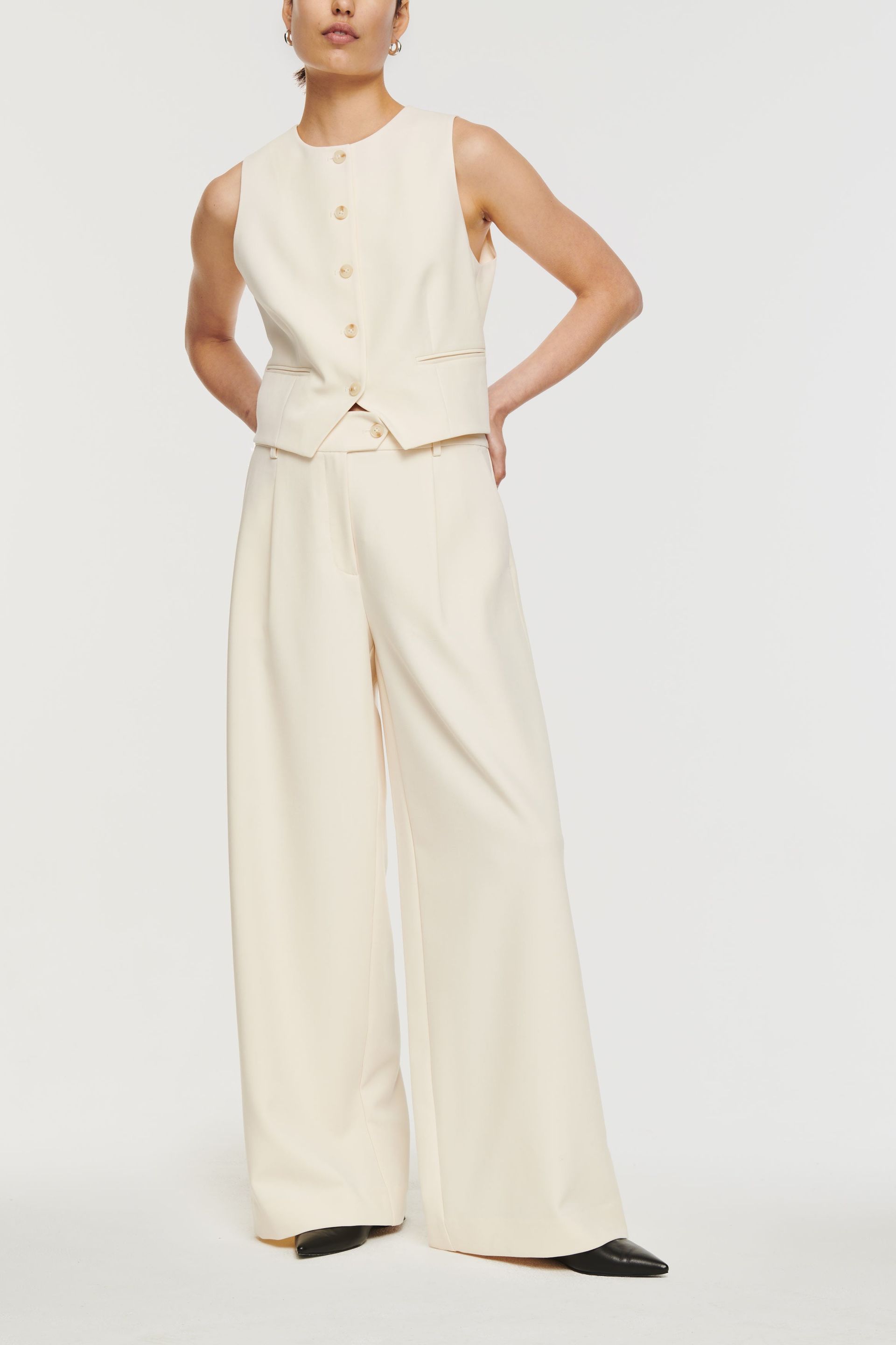 7 of the Best Premium High-Street Brands to Shop in 2024 | Who What Wear