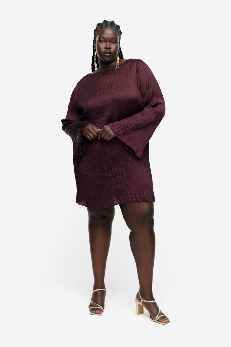 7 Fashion Color Trends That Are In and Out for 2024 | Who What Wear