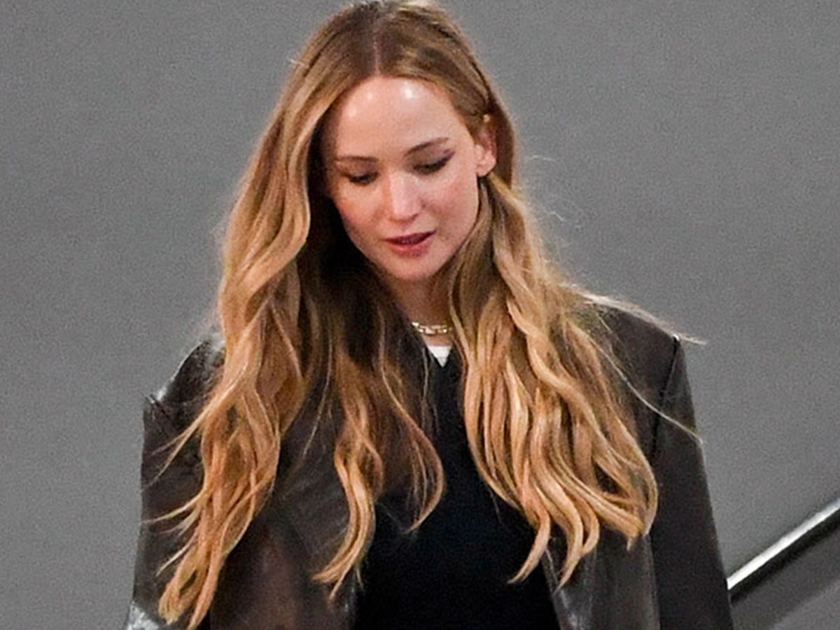 Jennifer Lawrence Wore This Jean Trend for Date Night in L.A | Who What ...