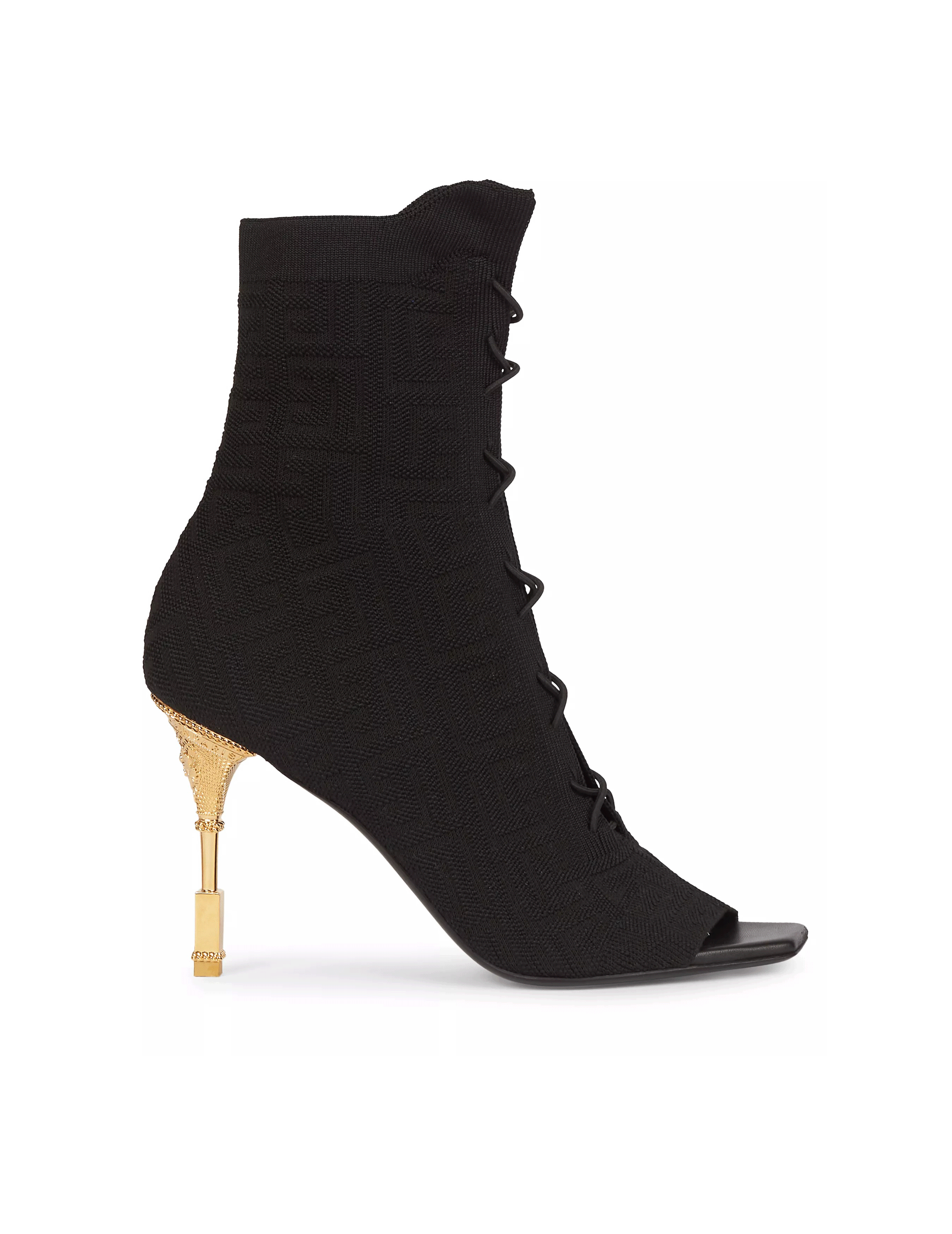 Florence Pugh Just Wore a Polarizing Y2K Boot Trend | Who What Wear