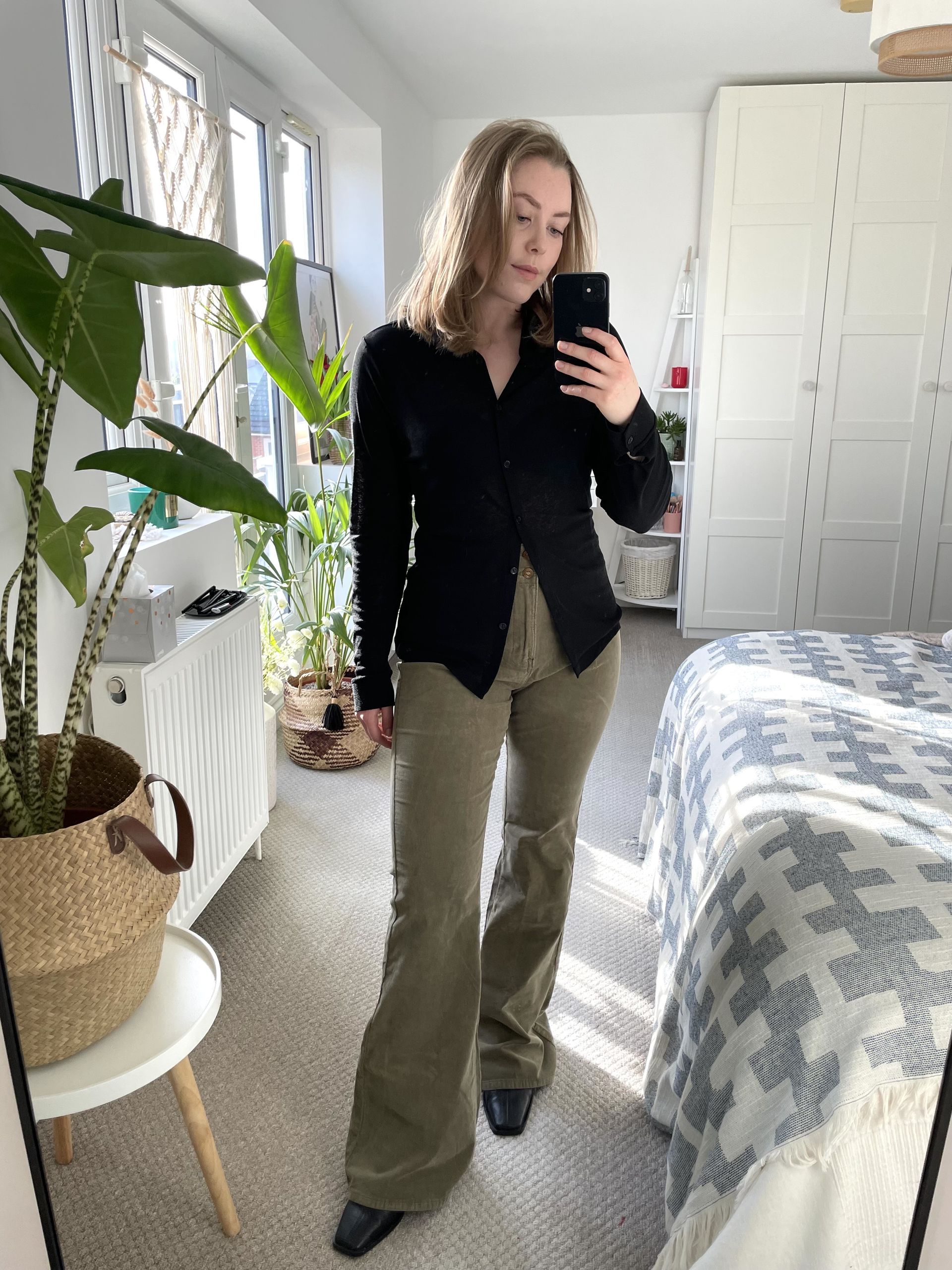 Heads Up: The Colourful Jeans Trend Is Taking Off for Spring | Who What ...