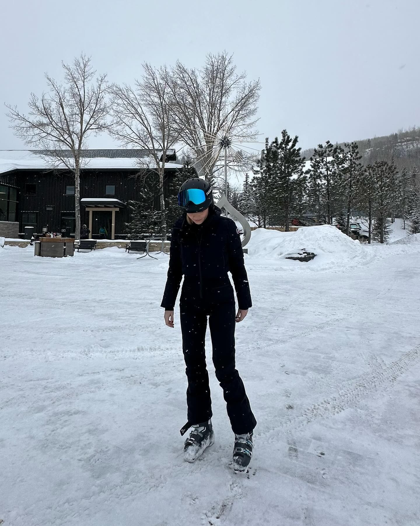 These Are the Outfits I Wore for a 26-Hour Trip to Aspen | Who What Wear
