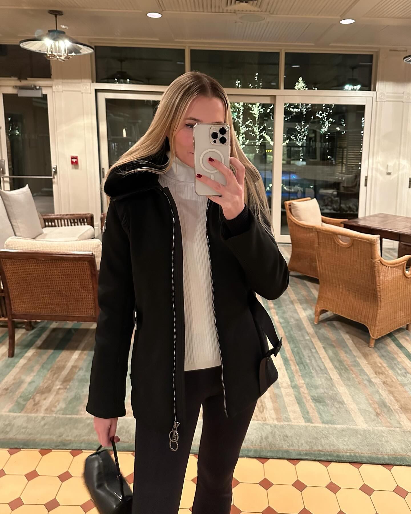 These Are the Outfits I Wore for a 26-Hour Trip to Aspen | Who What Wear